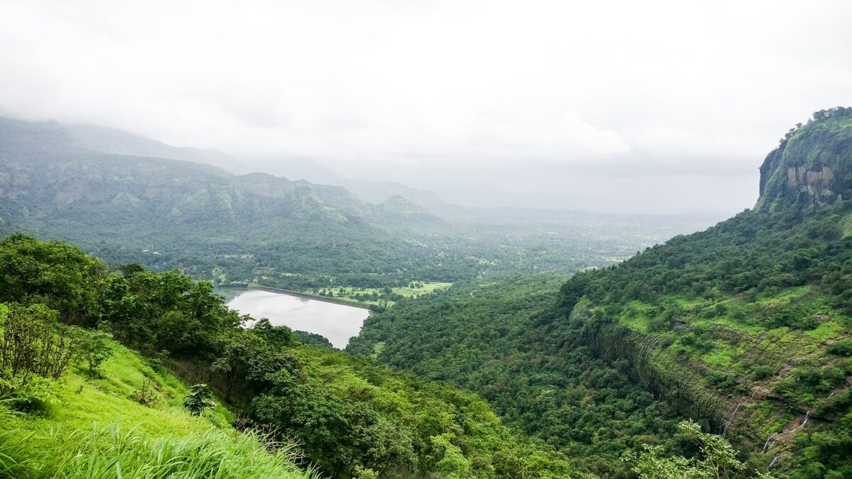 Top 7 Places to Visit Near Pune Within 100 Kms